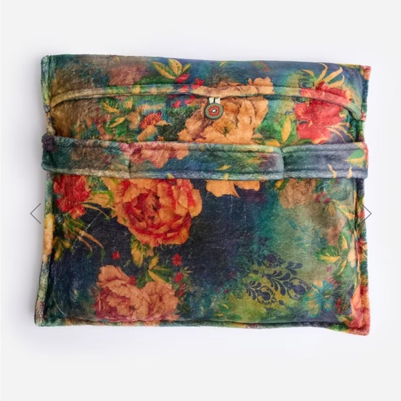 Johnny Was | Bedding | Johnny Was Catalina Blue Floral Travel Blanket ...